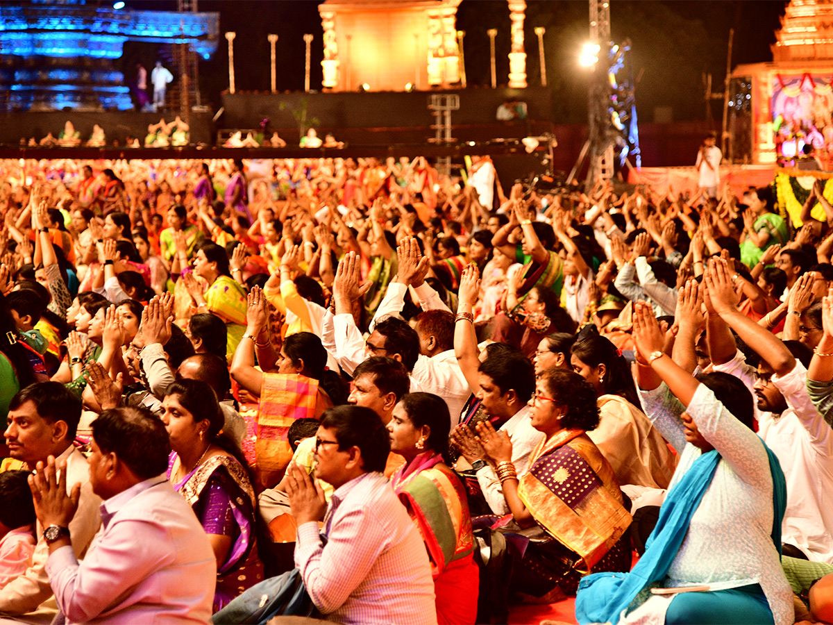 హైదరాబాద్ : ఎన్టీఆర్ స్టేడియంలో ఘనంగా కోటి దీపోత్సవం (ఫొటోలు) | Koti Deepotsavam 2023 In NTR ...